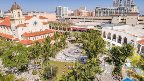 The Sultan, Florida, United States | Plum Guide