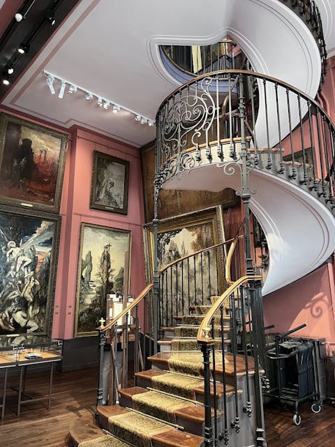 Ethereal Accents, New Athens, Paris | Plum Guide