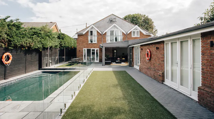 Seven Sails, Hampshire, England | Plum Guide