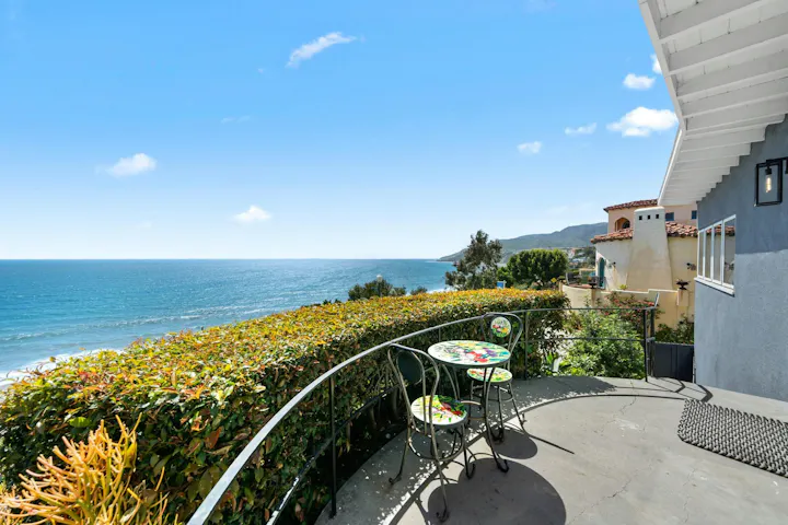 Forever Sunset, Pacific Palisades, Los Angeles | Plum Guide