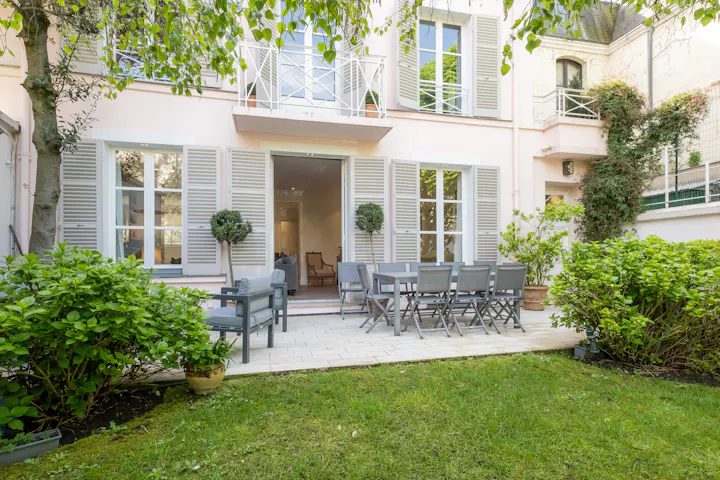 Auteuil Mansion, Paris, France | Plum Guide