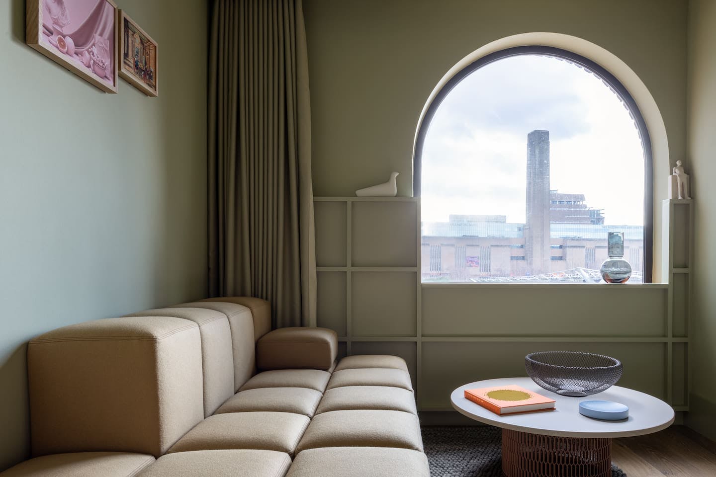 Cali Cool, London, England | Plum Guide