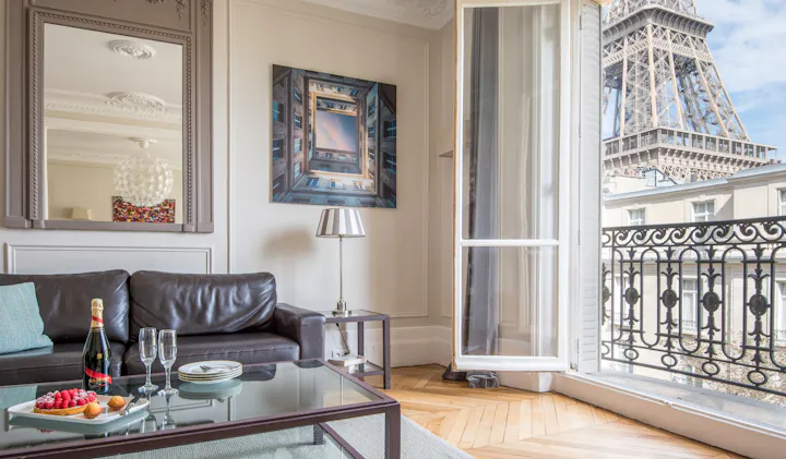 Get an Eyeful, Paris | Plum Guide