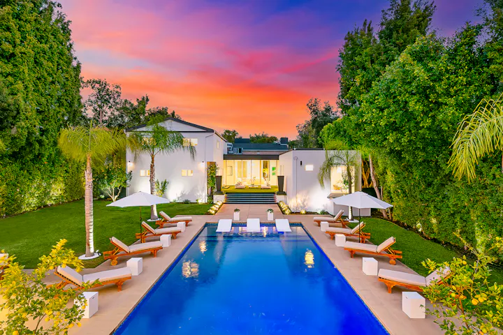 Sunset Glam, Beverly Hills, California | Plum Guide