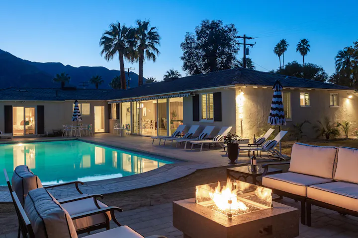 Famous Faces, Ruth Hardy Park, Palm Springs | Plum Guide