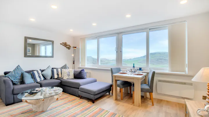 Wonder Bay, Mumbles, Swansea | Plum Guide