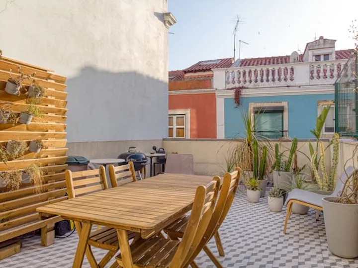 Moonlit Terrace, Bairro Alto, Margueira | Plum Guide