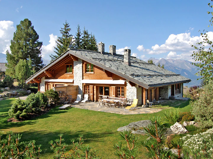 Surprise Me, Nendaz, Conthey District | Plum Guide
