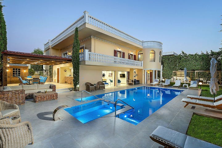 Top Beach Houses in Greek Islands, Greece | Plum Guide