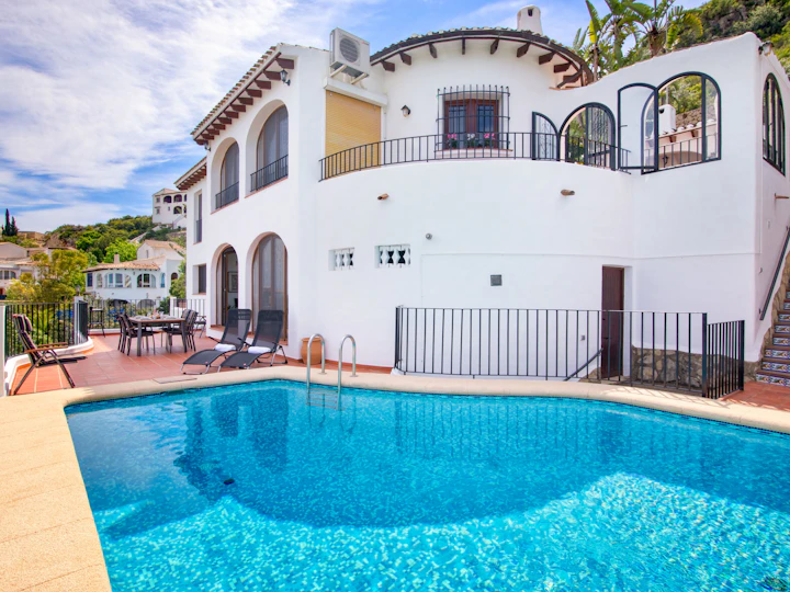 Spanish Bluebell, Alicante, Valencia | Plum Guide