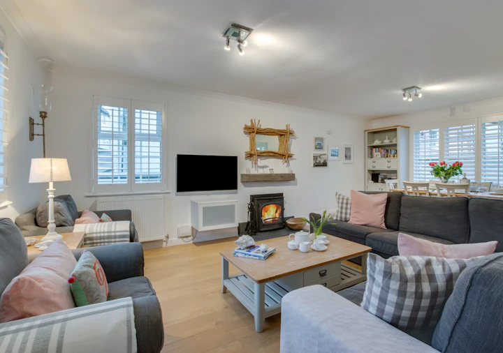 Fin & Flounder, Cornwall, England | Plum Guide