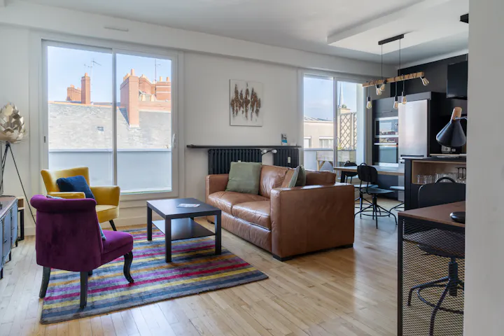 Songbird Sky, Nantes, Loire-Atlantique | Plum Guide