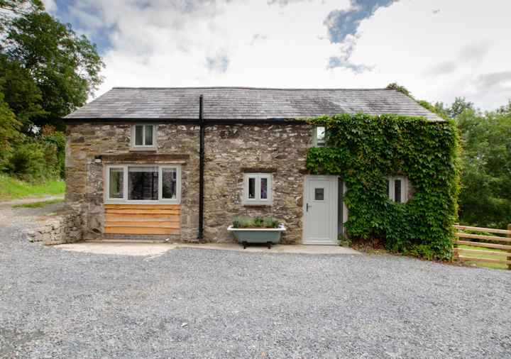 Earlybird, Conwy Principal Area, Wales | Plum Guide