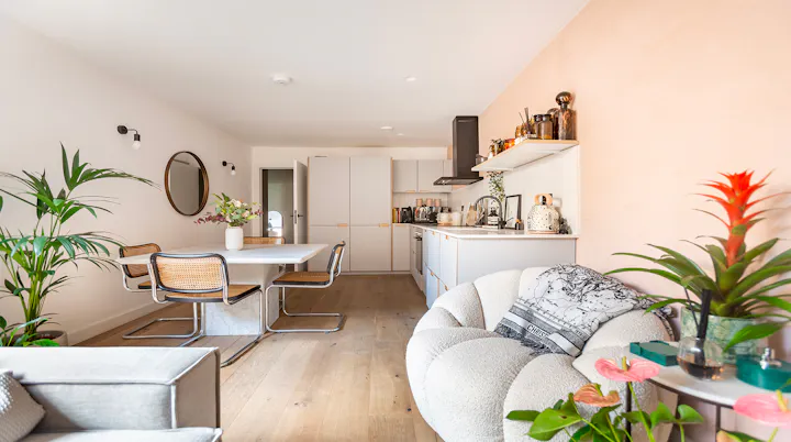 Peach of a Place, London, England | Plum Guide