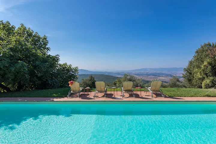 Chasing Flowers, Gambassi Terme, Florence | Plum Guide