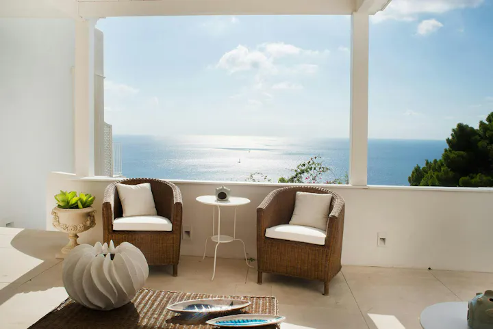 Seashells & Sunshine, Capri, Naples | Plum Guide