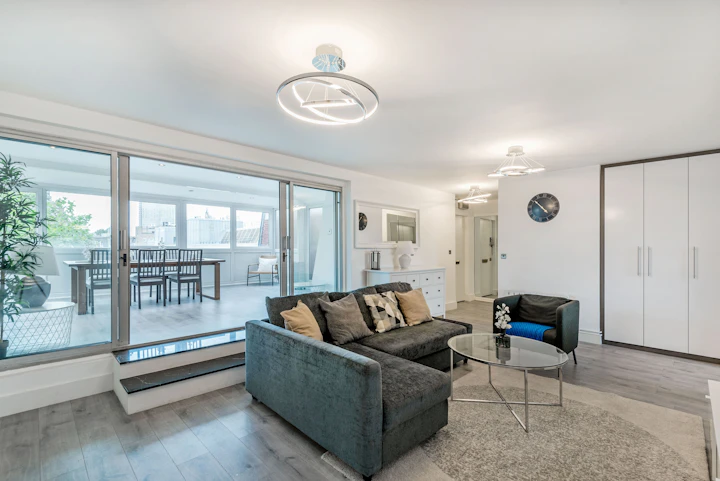 Contemporary Cromwell, Kensington, London | Plum Guide