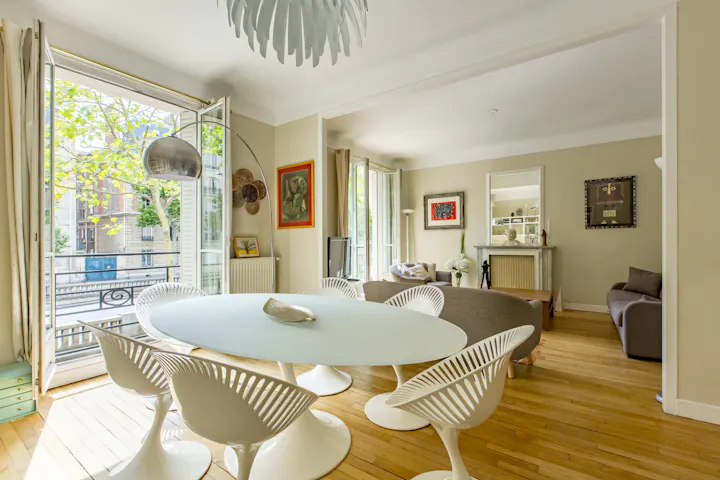 The Art Of Seclusion, Auteuil, Paris | Plum Guide