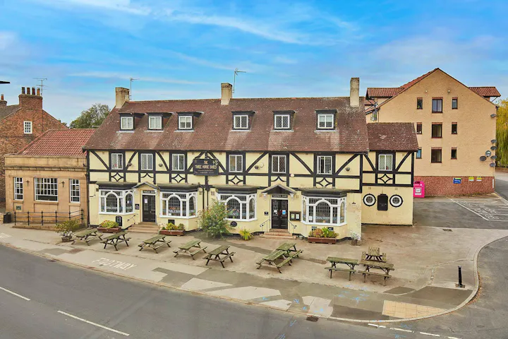 The Lofty Lily, York, England | Plum Guide