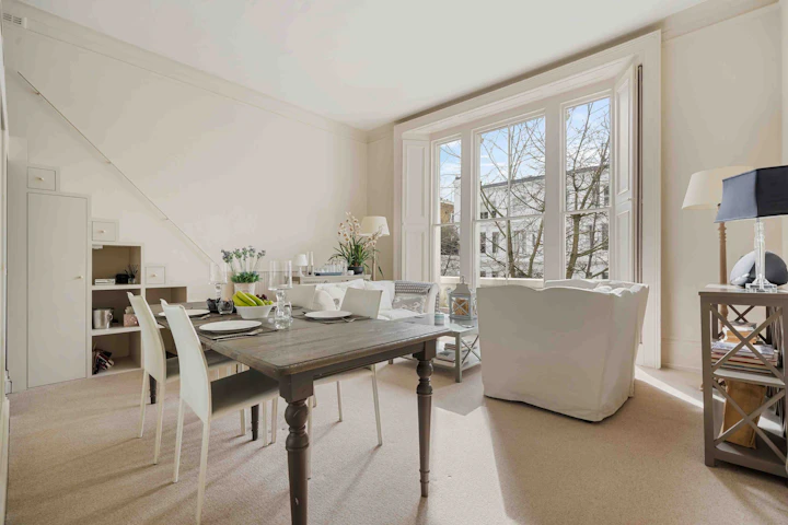 Queen of Kensington, Kensington, London | Plum Guide