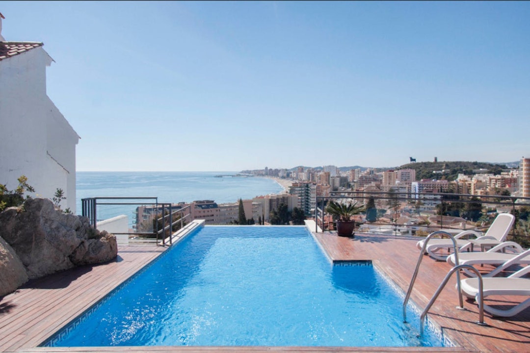 The Safest Areas in Málaga and Where To Avoid | Plum Guide