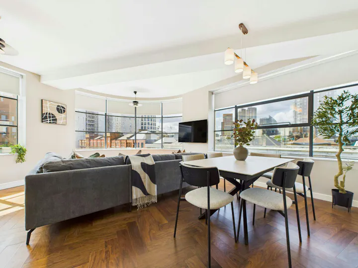 The Silicon Circle, London, England | Plum Guide