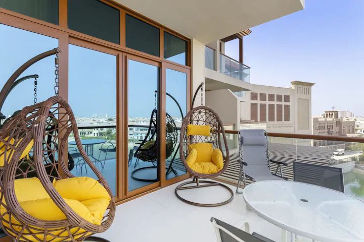 Fronds Forever, Dubai, United Arab Emirates | Plum Guide