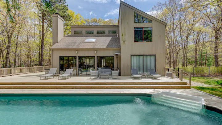 Precious Moments, East Hampton | Plum Guide