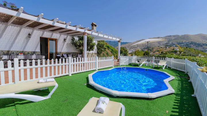 Complete Cómpeta, Cómpeta, Malaga | Plum Guide