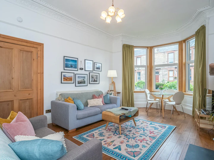 The Whispering Lily, Edinburgh, Scotland | Plum Guide