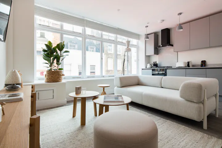 Bustle Bubble, London, England | Plum Guide