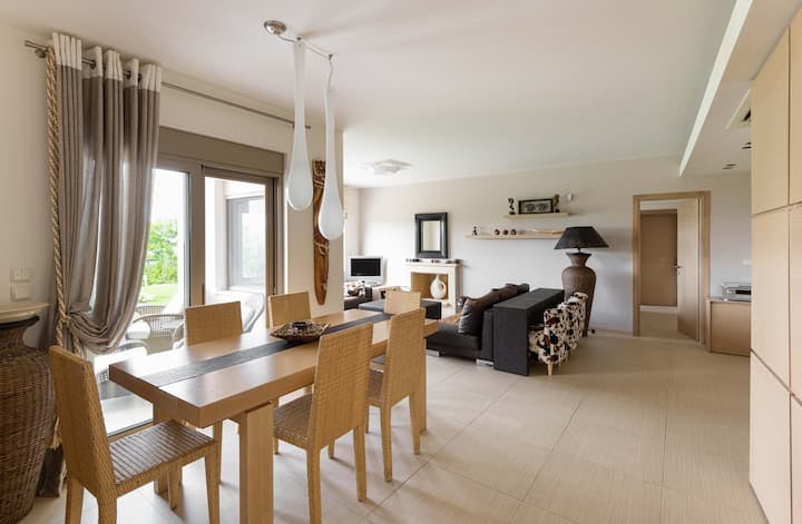 Stay in the best homes in Kassandreia, Halkidiki, Greece | Plum Guide