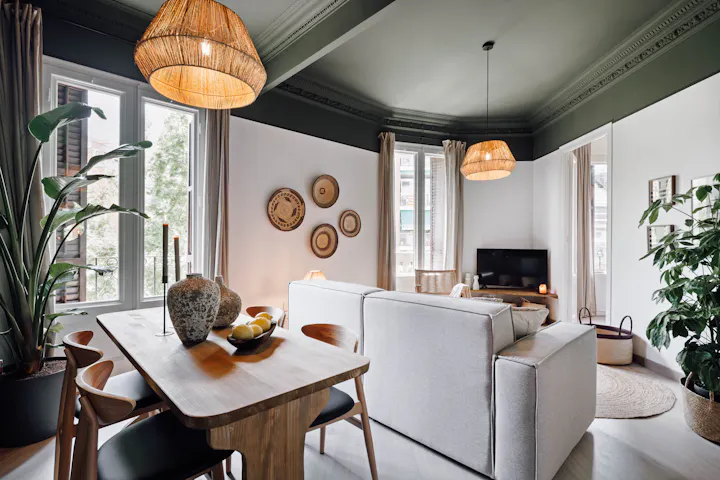 Jungle Book, Sant Antoni, Eixample | Plum Guide