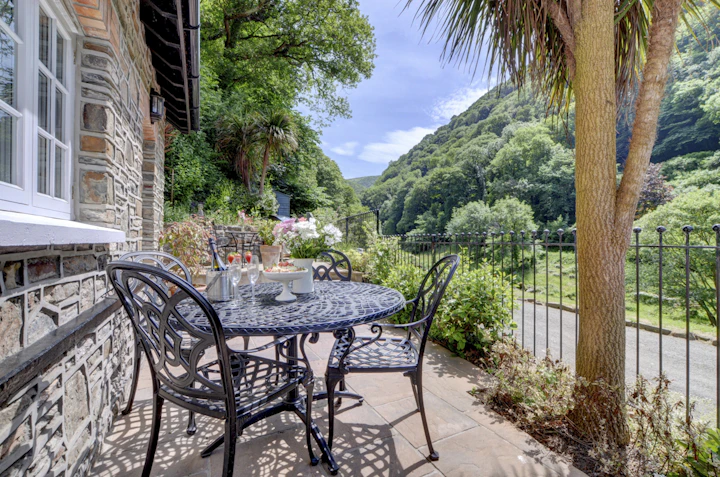 Riverside Rest, Devon, England | Plum Guide