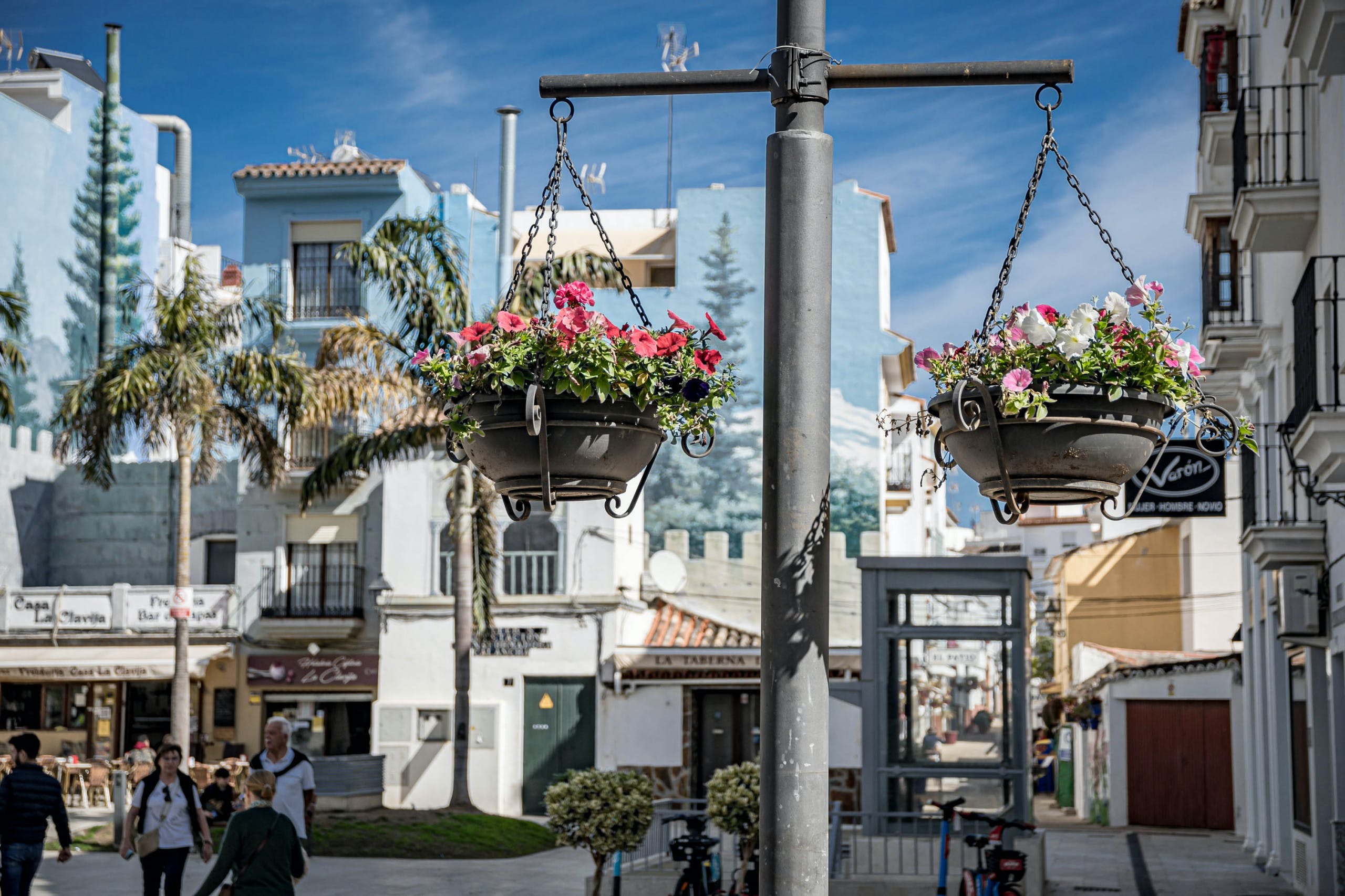 La Vida Blanca, Estepona, Malaga | Plum Guide