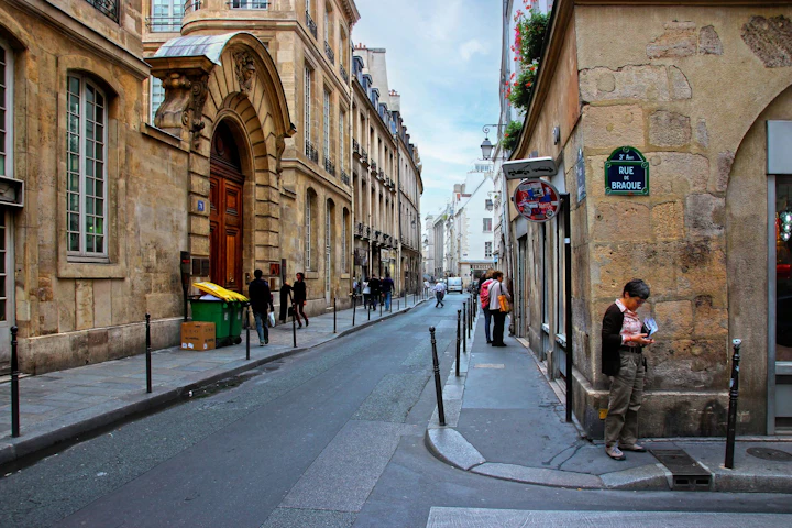 Vosges Cobbles, Enfants-Rouges, Paris | Plum Guide