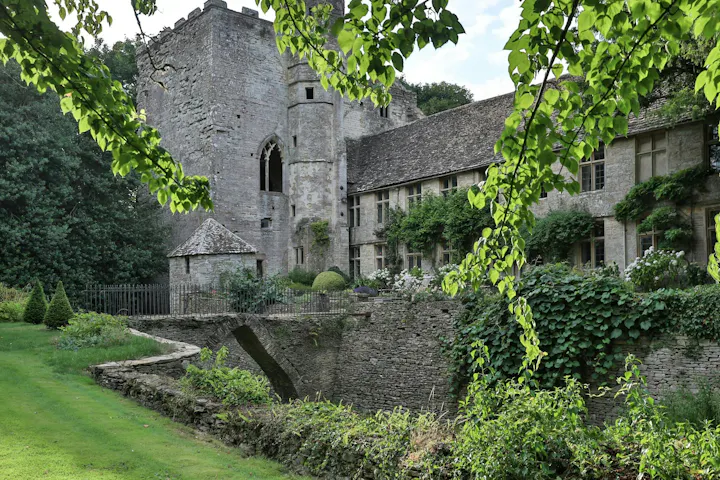 Castle Hideaway, Tetbury, Gloucestershire | Plum Guide