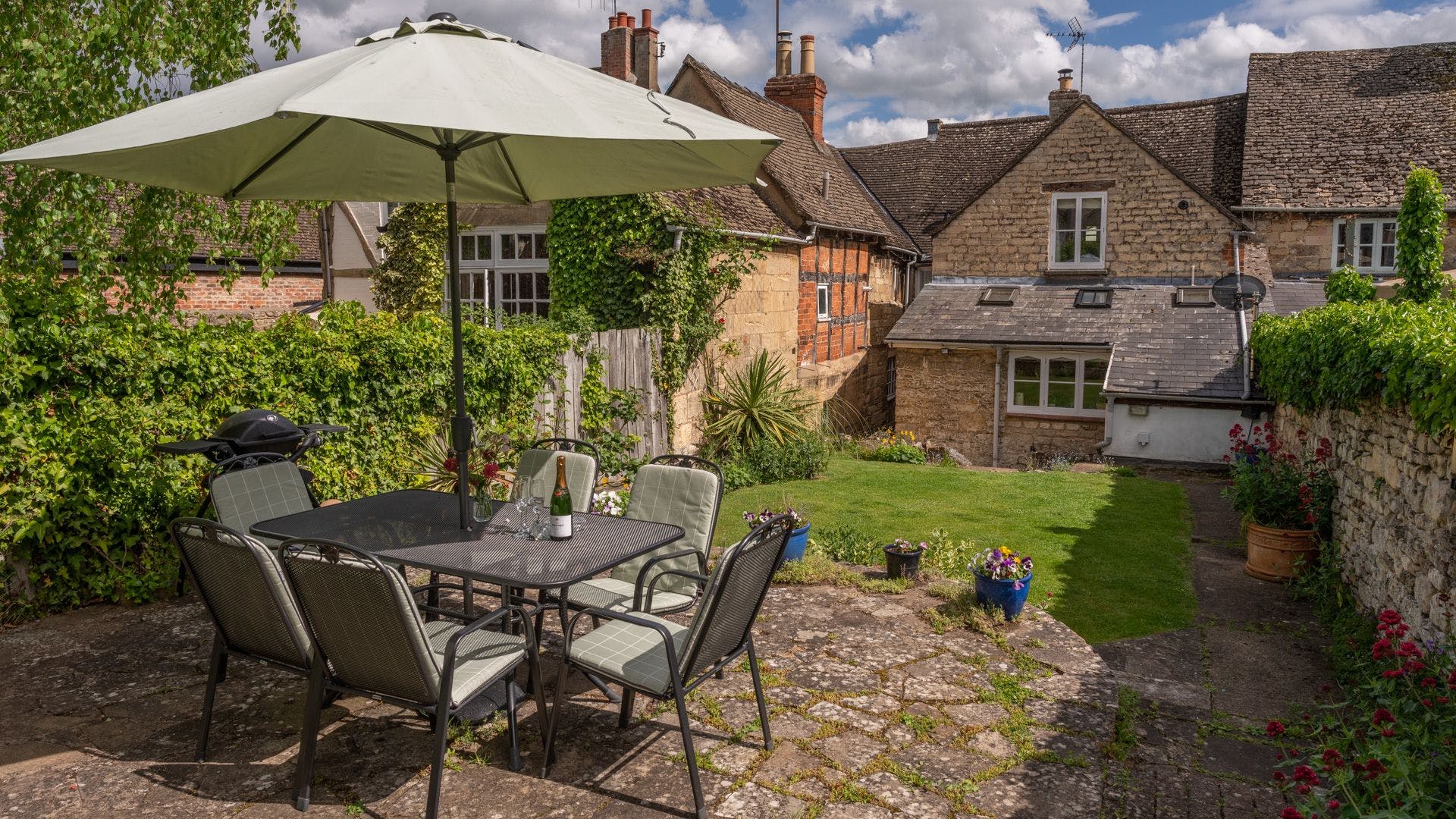 Teasel Cottage, Winchcombe, Cheltenham | Plum Guide