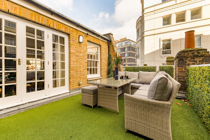Mayfair Tradition, Mayfair, London | Plum Guide