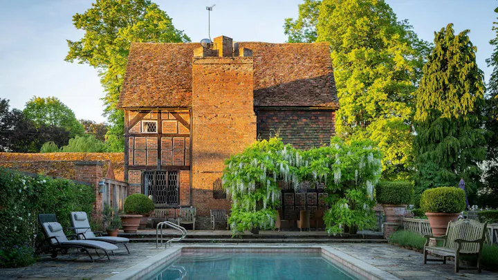 Chalford Manor, Oxfordshire, England | Plum Guide