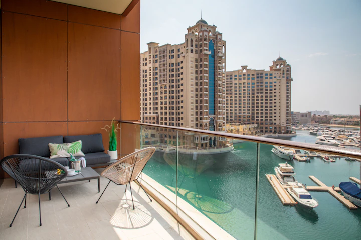 A Touch of Teal, Nakhlat Jumeira, Dubai | Plum Guide