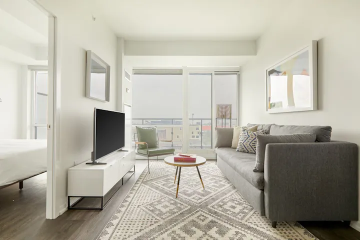 Surfing the Web, Toronto, Ontario | Plum Guide