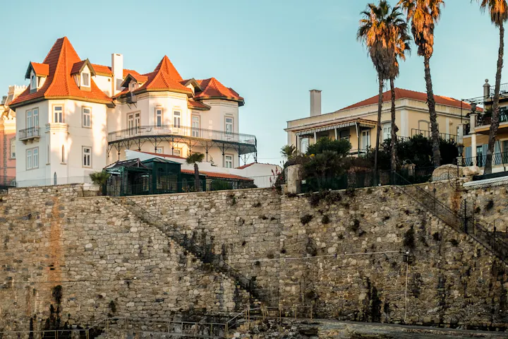 Princely Attire, Cascais e Estoril, Cascais | Plum Guide